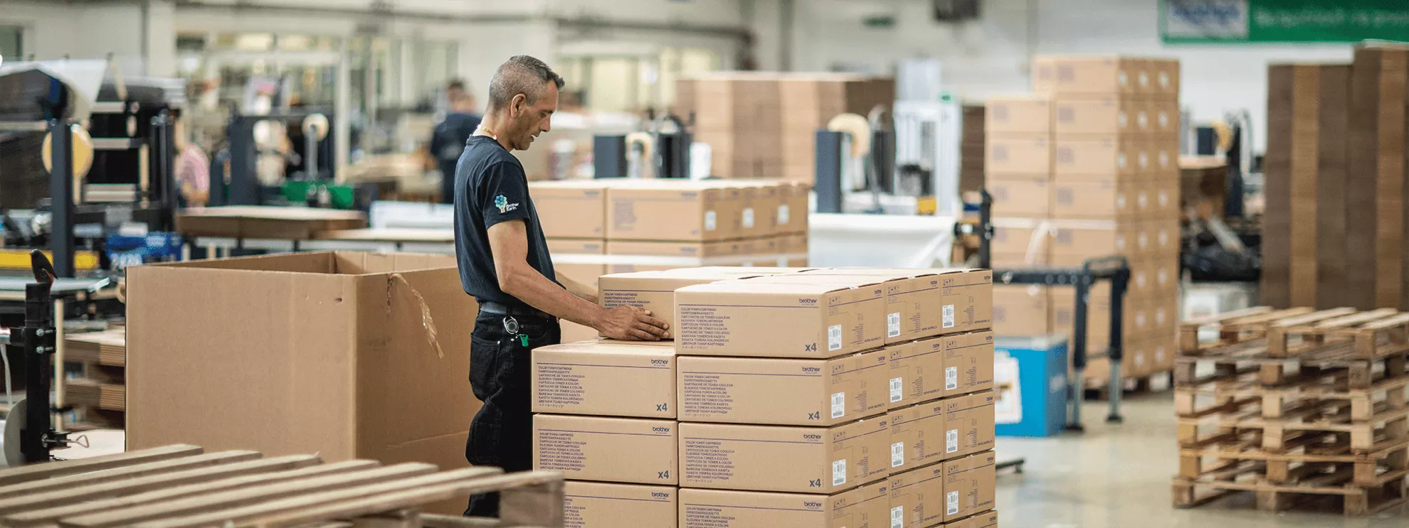 Enhance Factory Efficiency with Automated Pallet Labelling| Brother ...